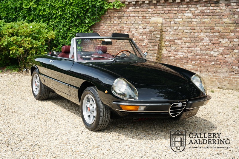 Alfa Romeo Spider Black