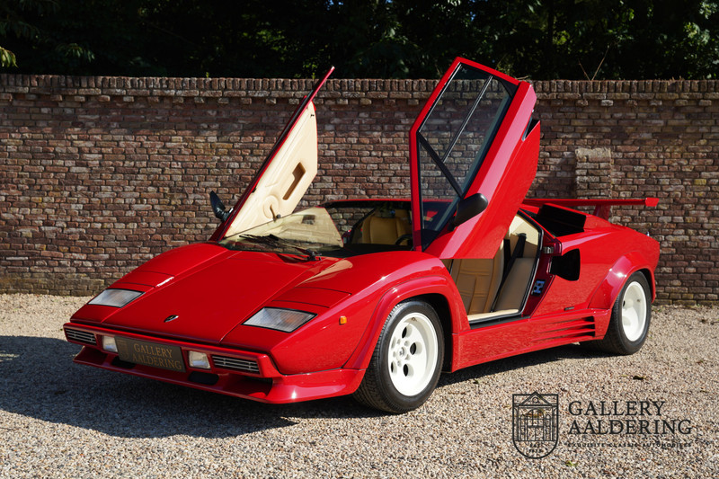 Lamborghini Countach Red